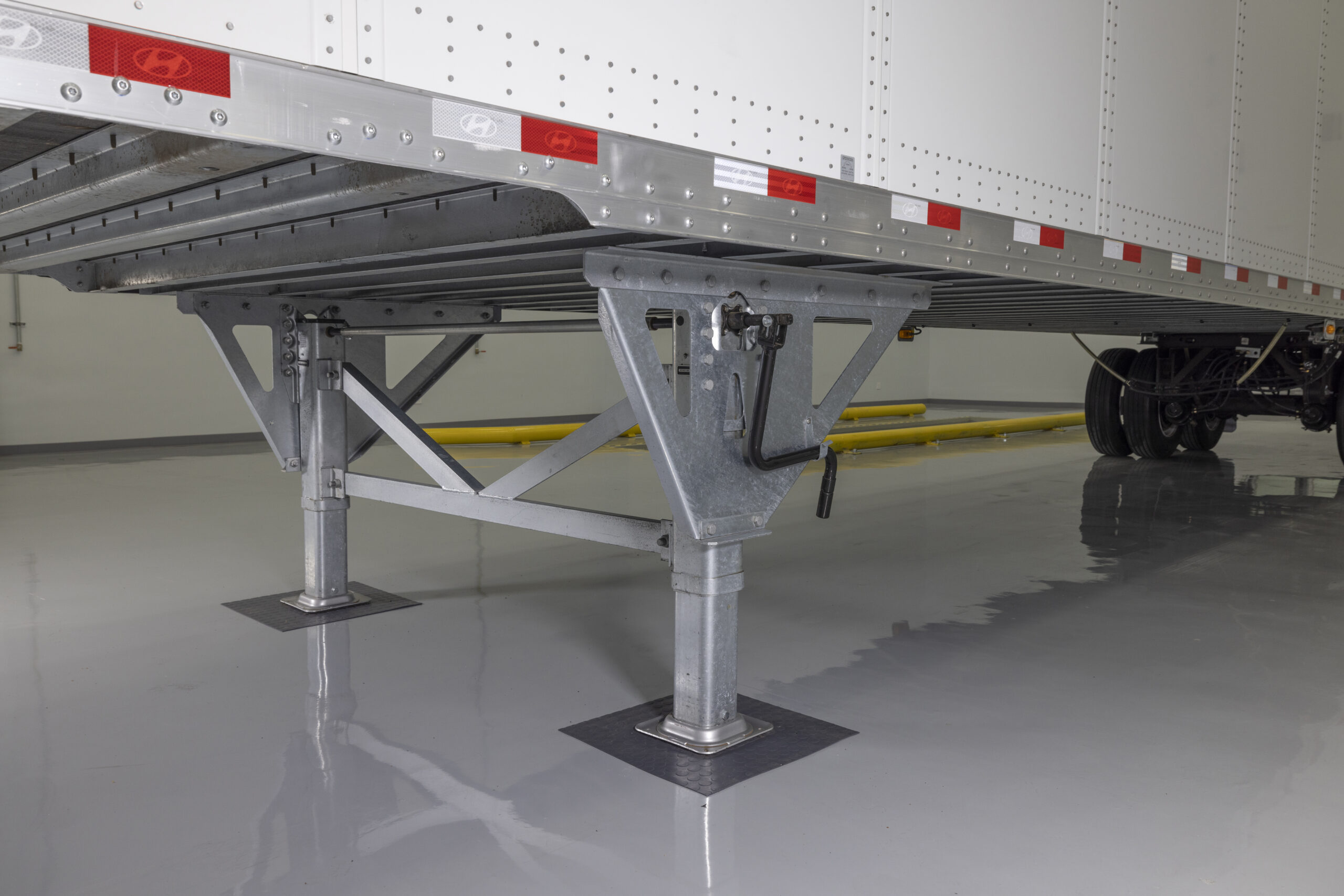 Composite | Hyundai Translead